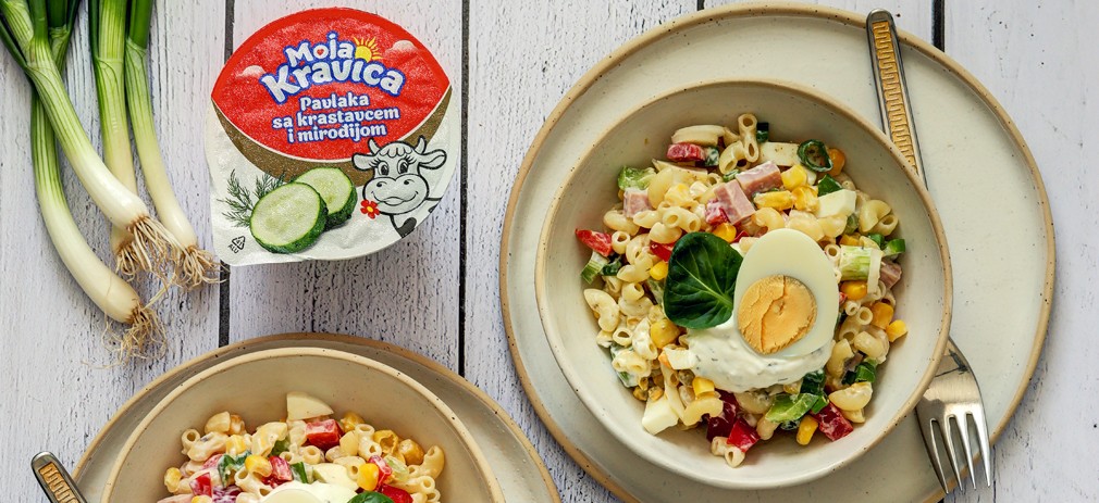 Recept za osvežavajuću hladnu pasta salatu sa Moja Kravica pavlakom